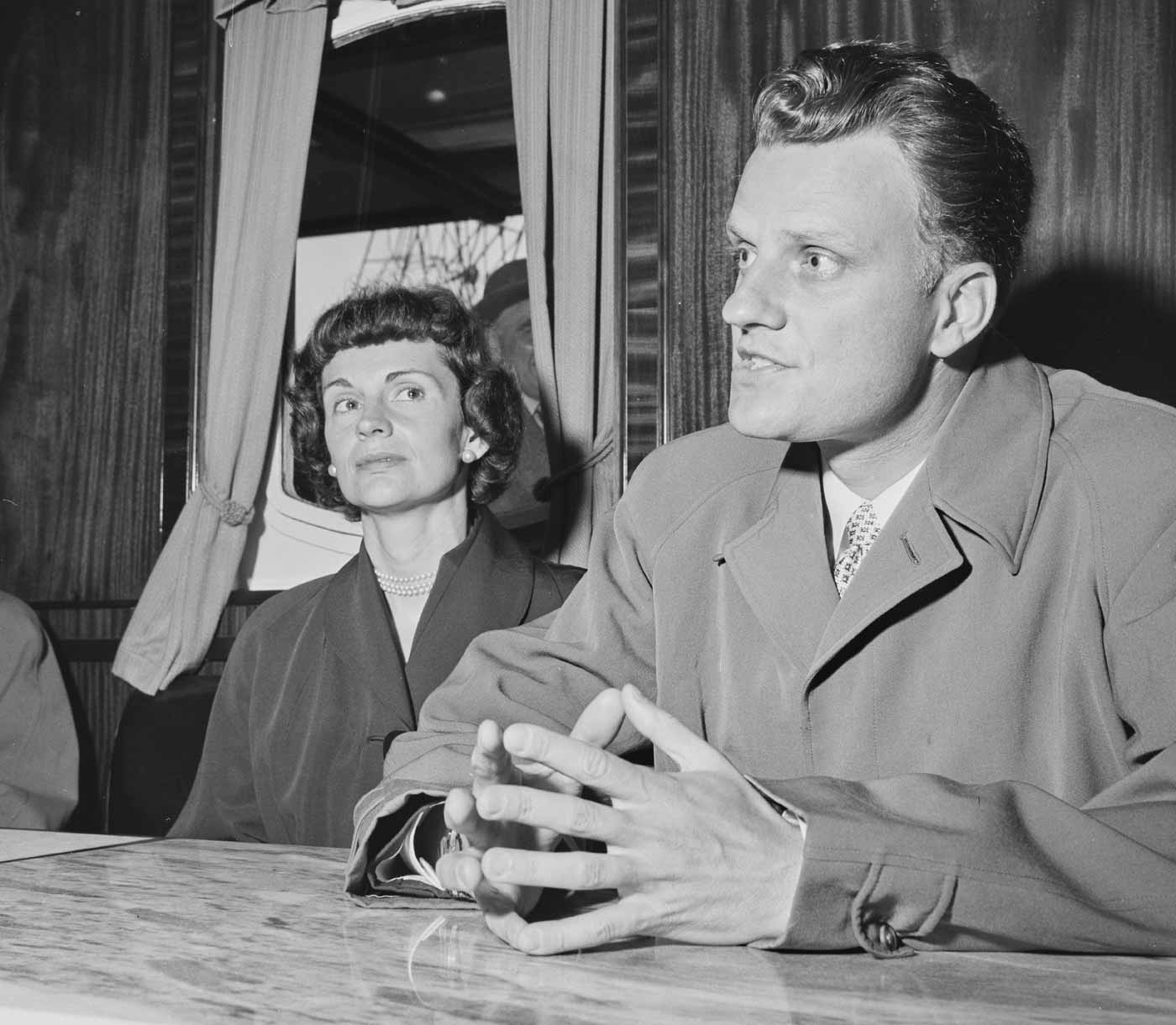 An Odd Cross to Bear. A Biography of Ruth Bell Graham - Biografieportaal