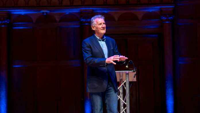 A Fish Called Harry. Michael Palin over zijn oudoom Harry ...