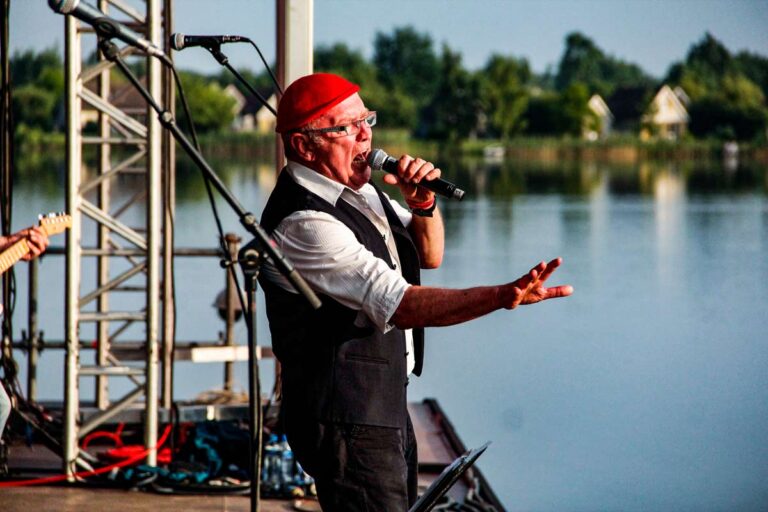 Harry Slinger, de bescheiden én eigengereide zanger van Drukwerk ...